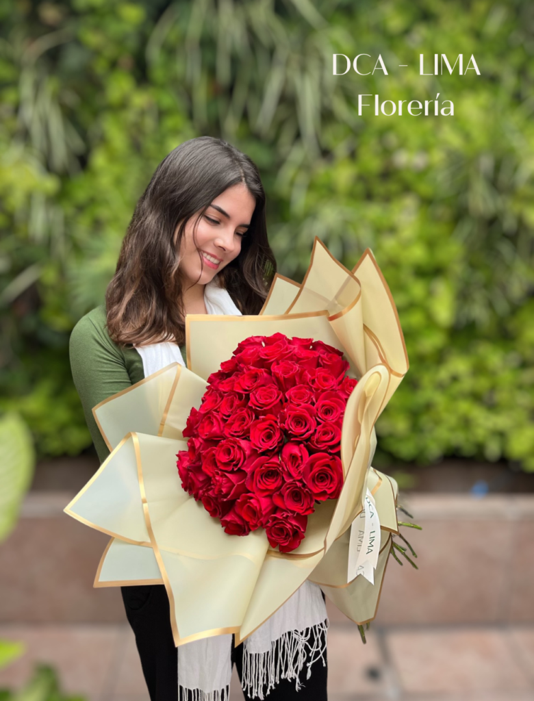 Flores Ramo de 50 Rosas Rojas Premium - DCA - Lima Tienda de Regalos y ...