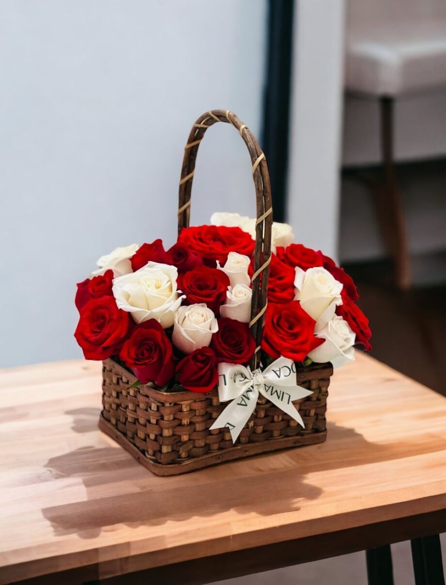 Canasta Pretty Rosas Rojas y Blancas - DCA - Lima Tienda de Regalos y ...